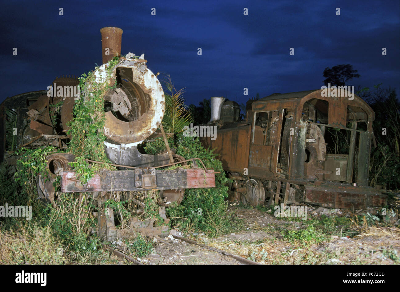 Cuba derelict hi-res stock photography and images - Alamy