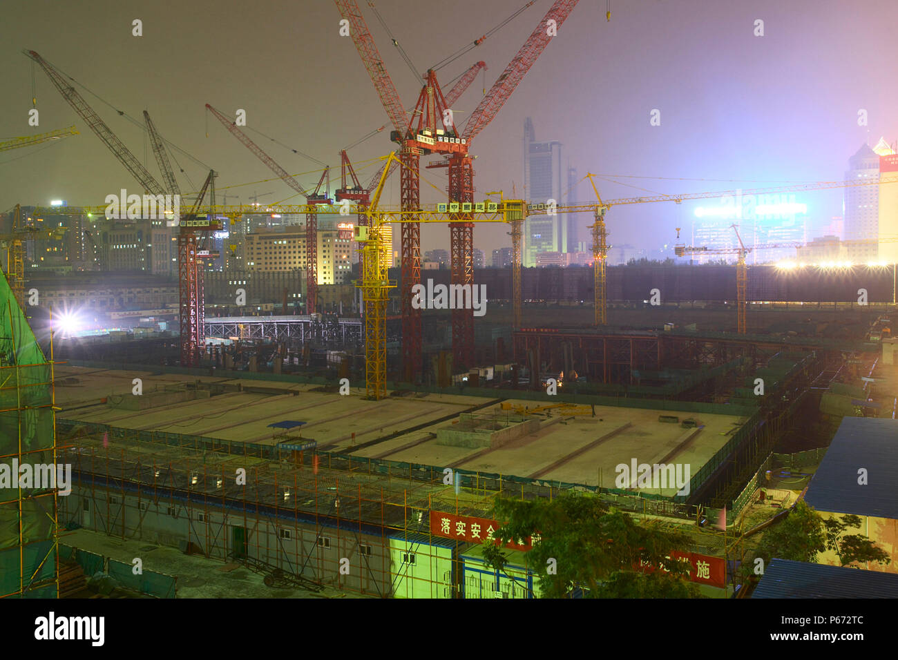 Construction cranes beijing china hi-res stock photography and images ...