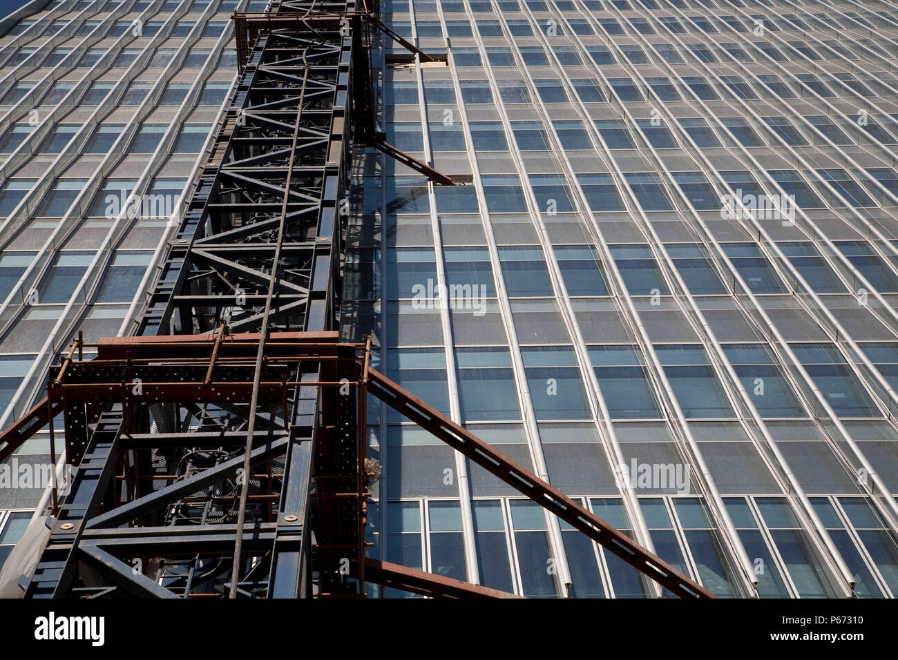 Tower Crane attached to building during construction Stock Photo - Alamy