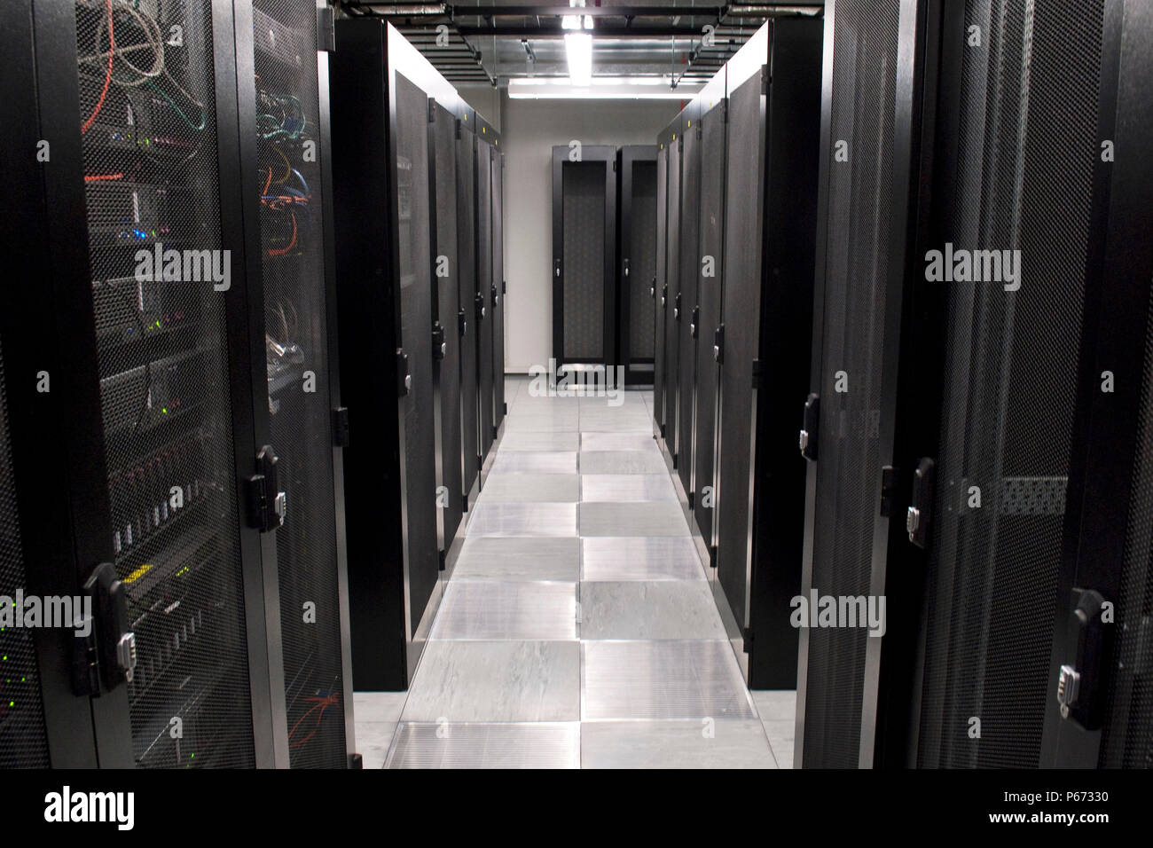 Servers in racks hi-res stock photography and images - Alamy