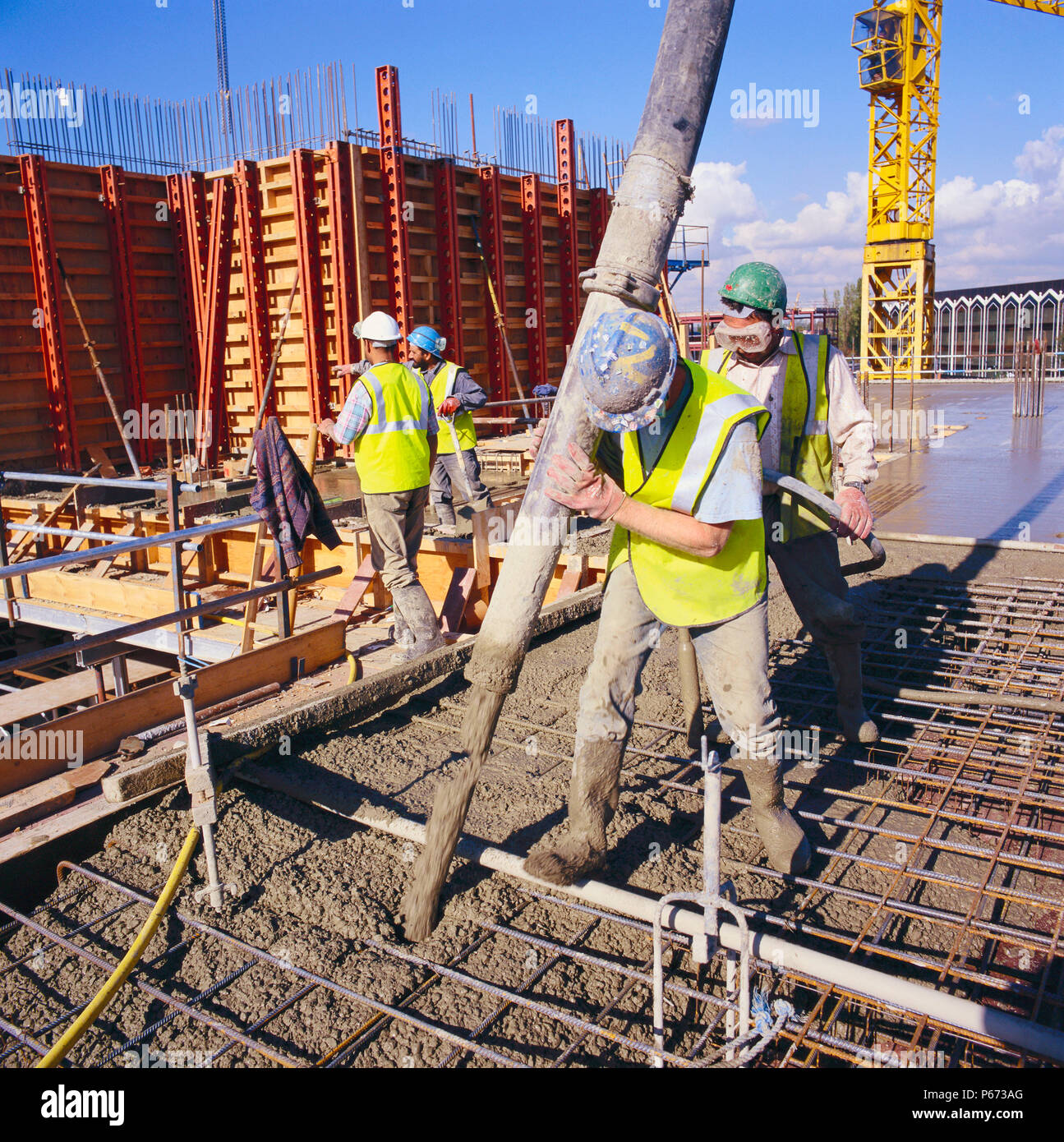 Concrete pour hi-res stock photography and images - Alamy