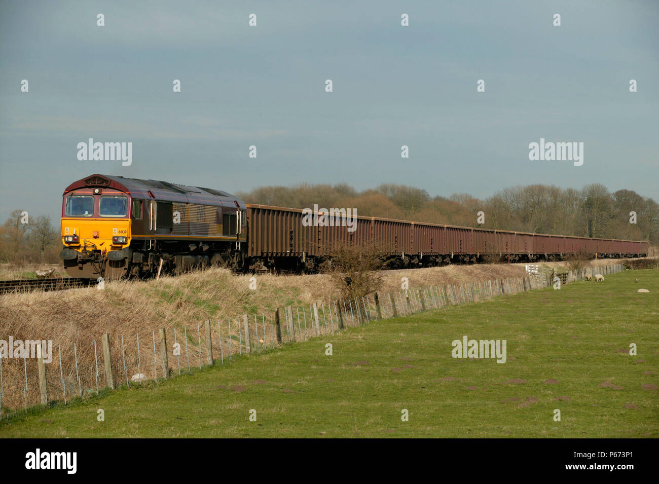 Ews class 66 hi-res stock photography and images - Alamy