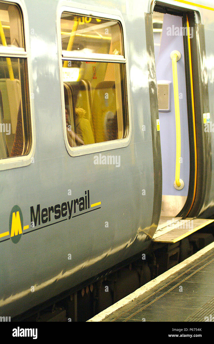 Merseyrail new hi-res stock photography and images - Alamy