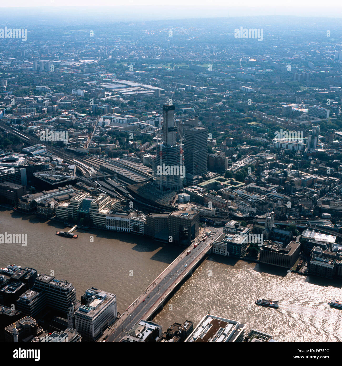 Construction of the shard london hi-res stock photography and images ...