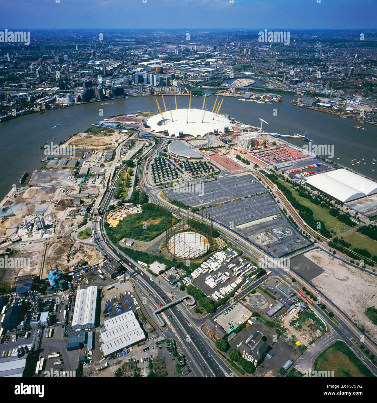Aerial view of o2 arena and greenwich peninsula hi-res stock ...