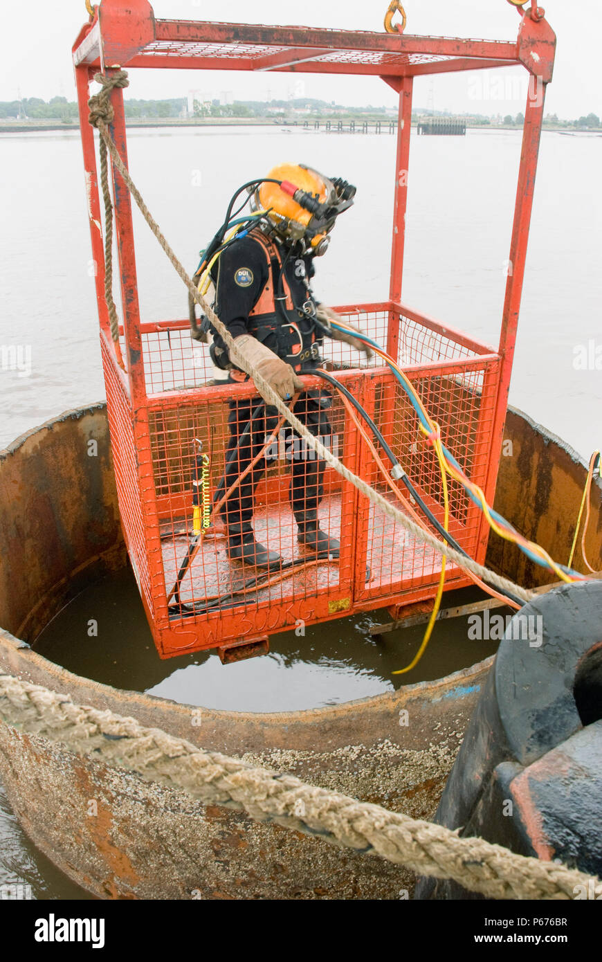 Confined space hi-res stock photography and images - Alamy