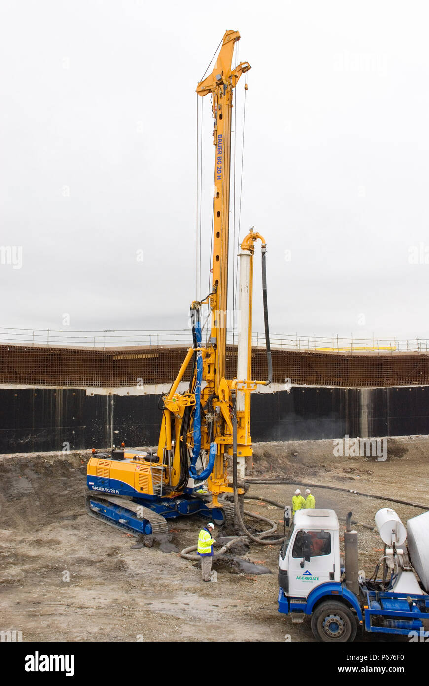 Capping machines hi-res stock photography and images - Alamy