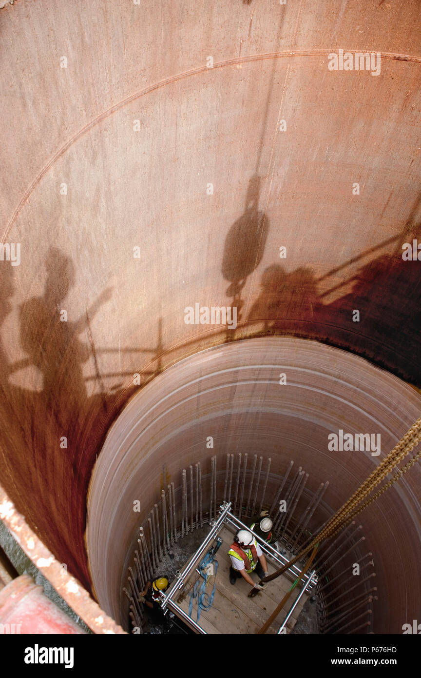 Steel parapet hi-res stock photography and images - Alamy