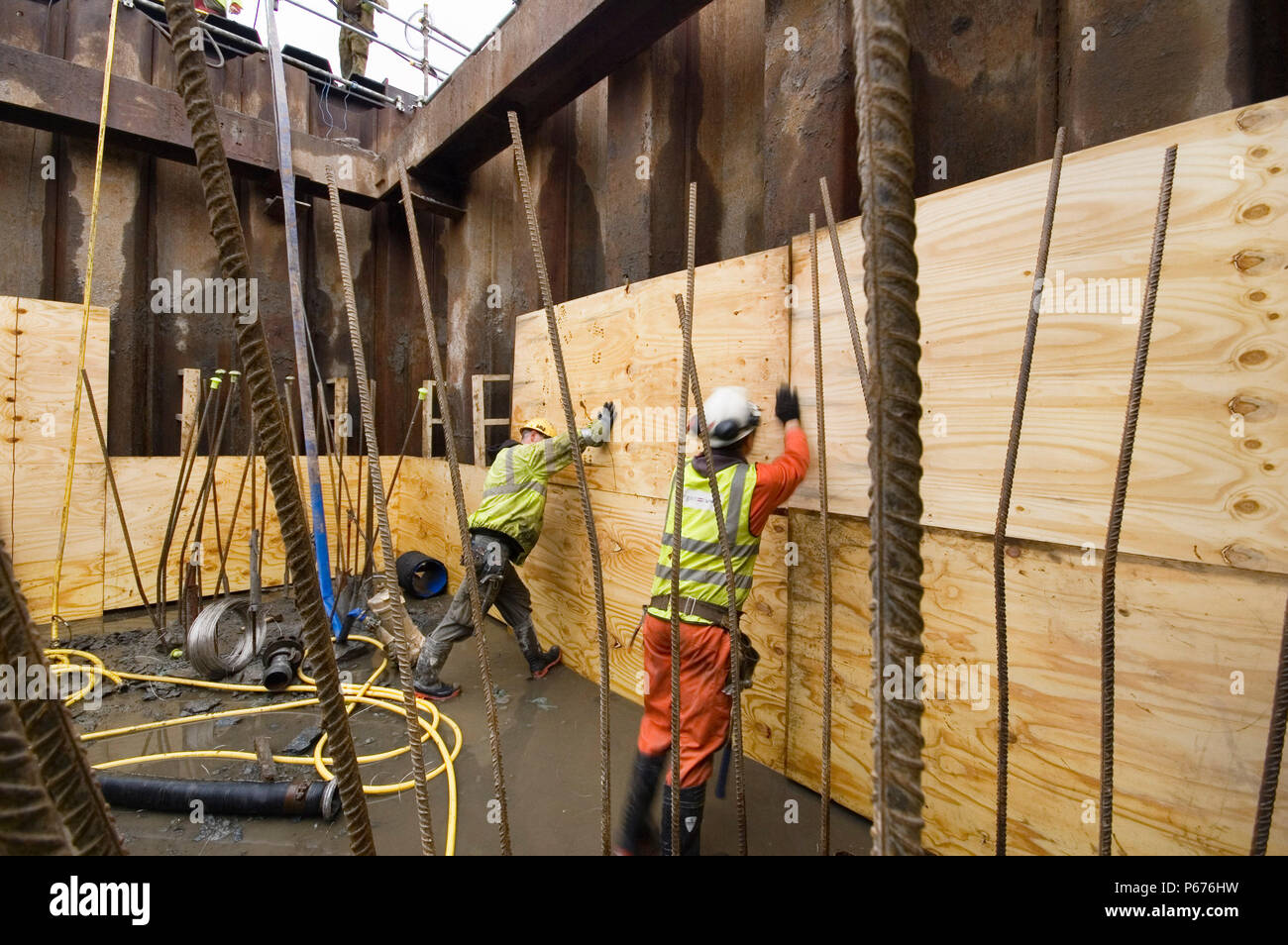 Bridge abutment walls hi-res stock photography and images - Alamy