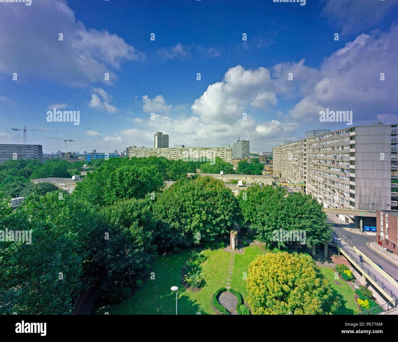Elephant and castle london aerial view hi-res stock photography and ...