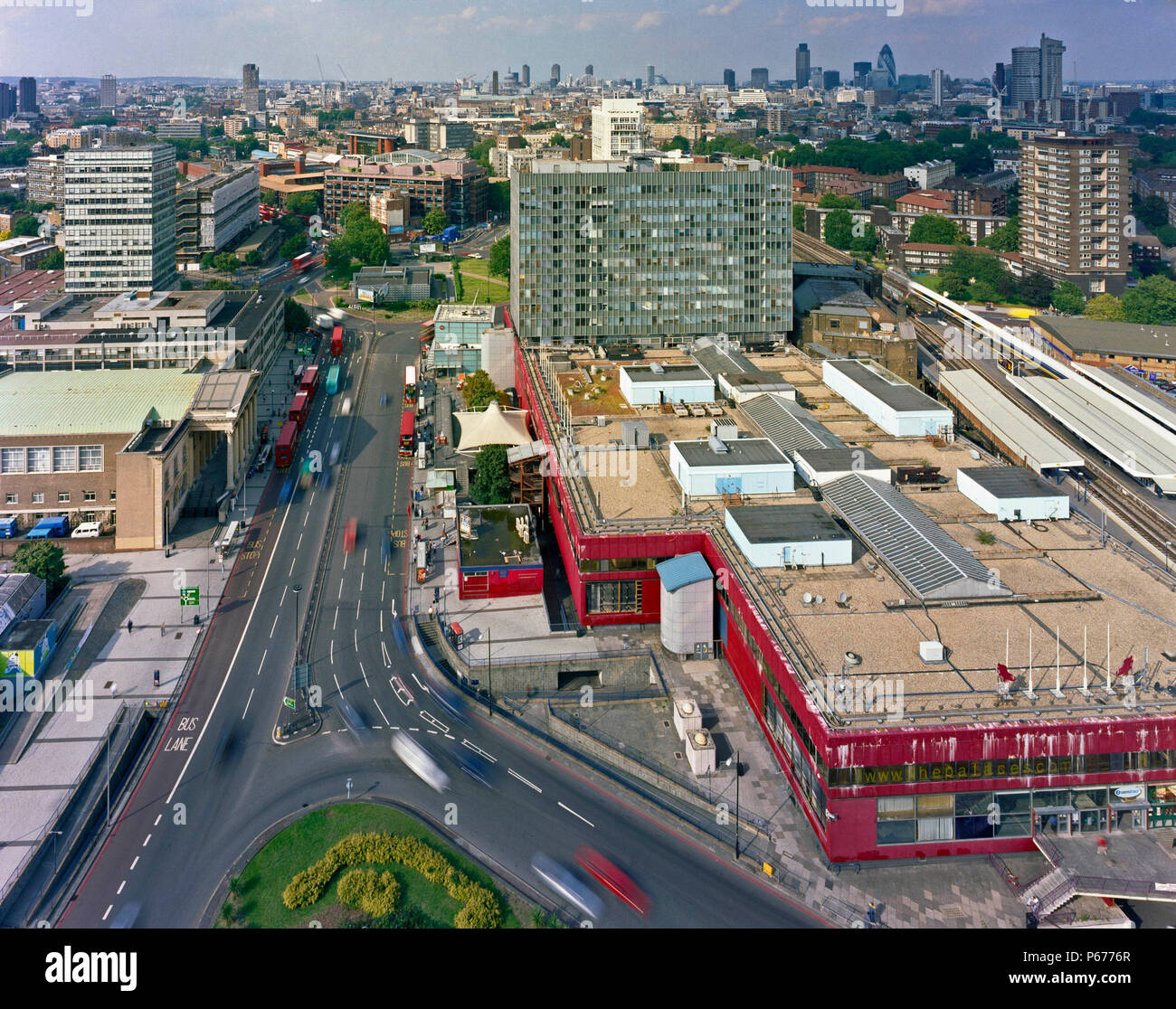 Elephant and castle london aerial view hi-res stock photography and ...