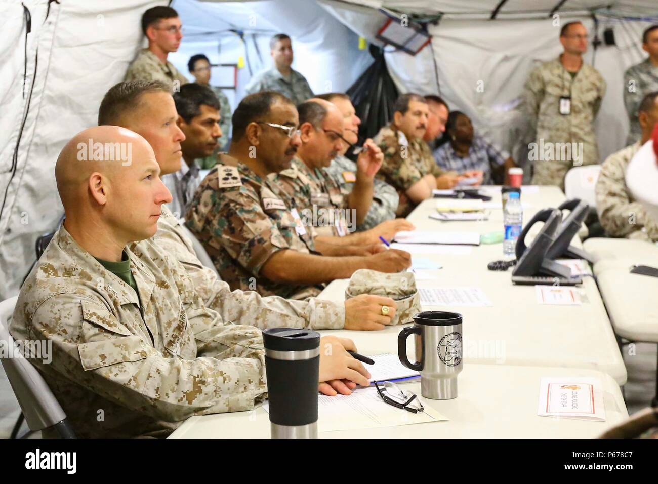 Maj gen carl e mundy iii hi-res stock photography and images - Alamy