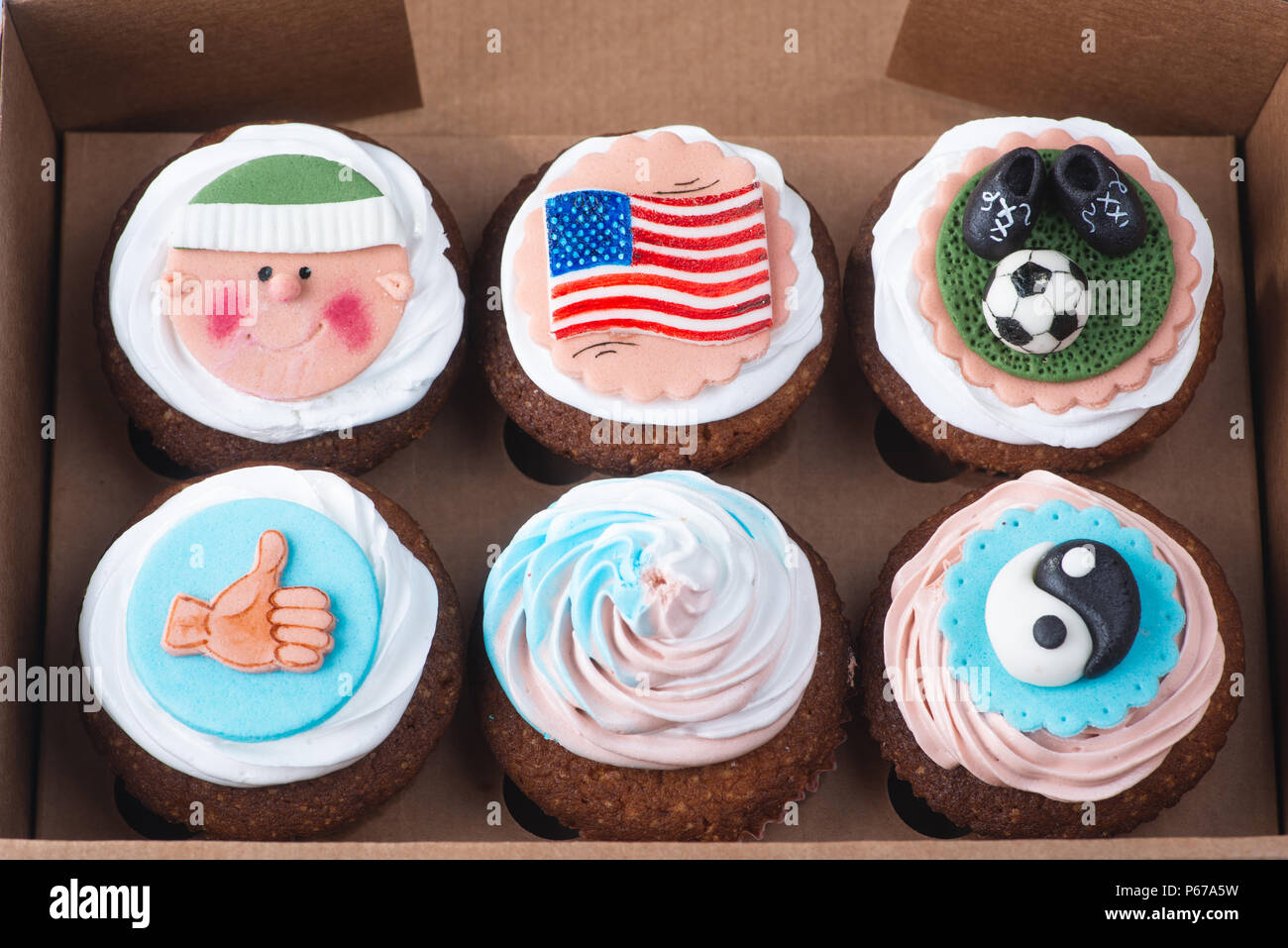 A brown berry cake hi-res stock photography and images - Alamy