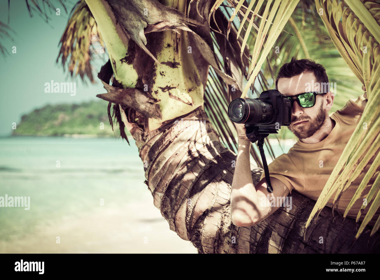 Snapping photos hi-res stock photography and images - Alamy