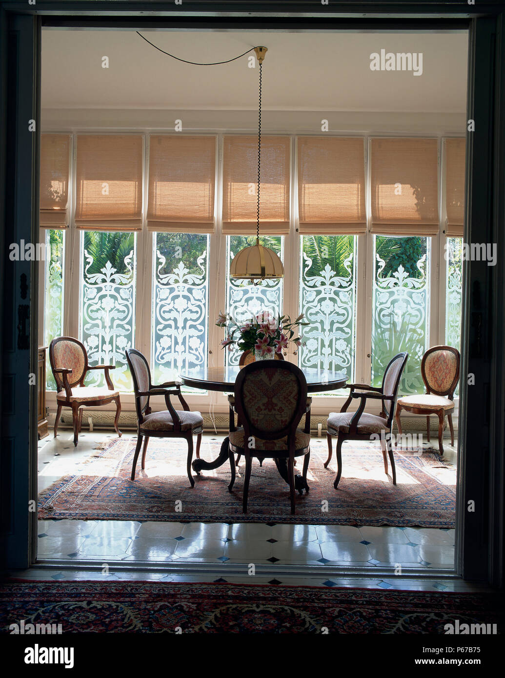 Vertical above view table hi-res stock photography and images - Alamy