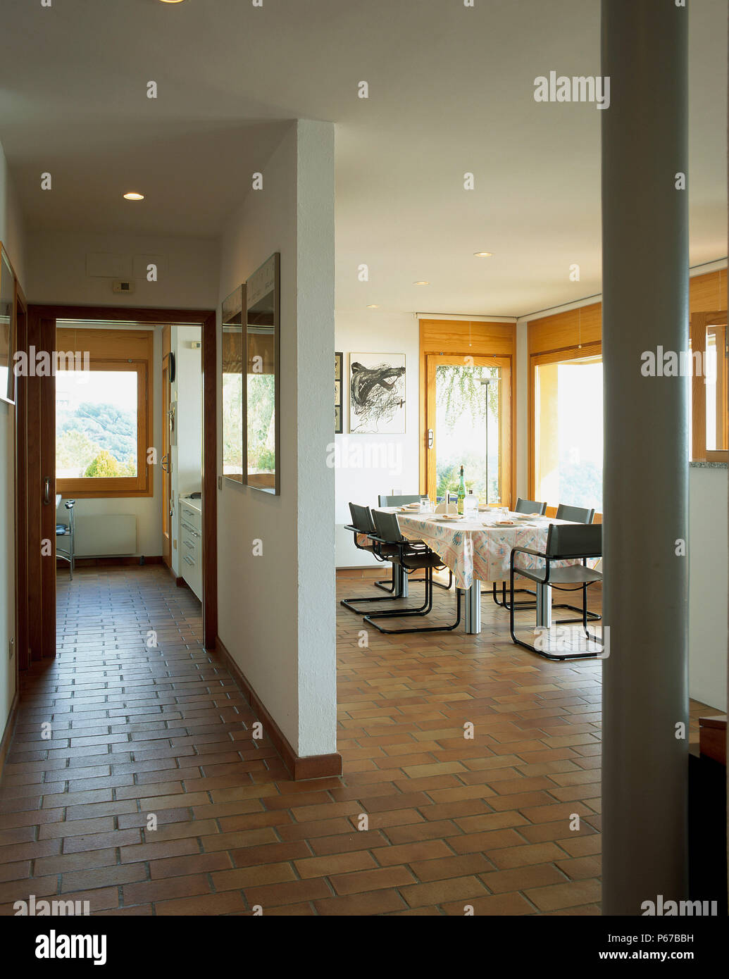 Long house houses home homes residence hi-res stock photography and ...