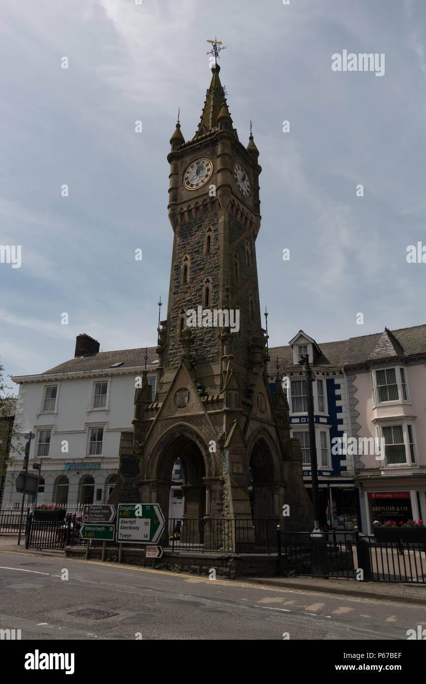 Machynlleth town clock hi-res stock photography and images - Alamy