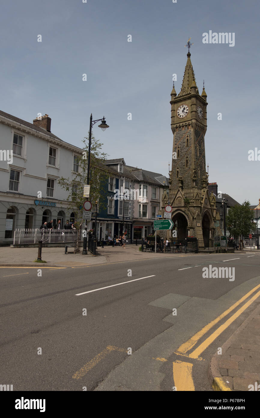 Machynlleth town clock hi-res stock photography and images - Alamy