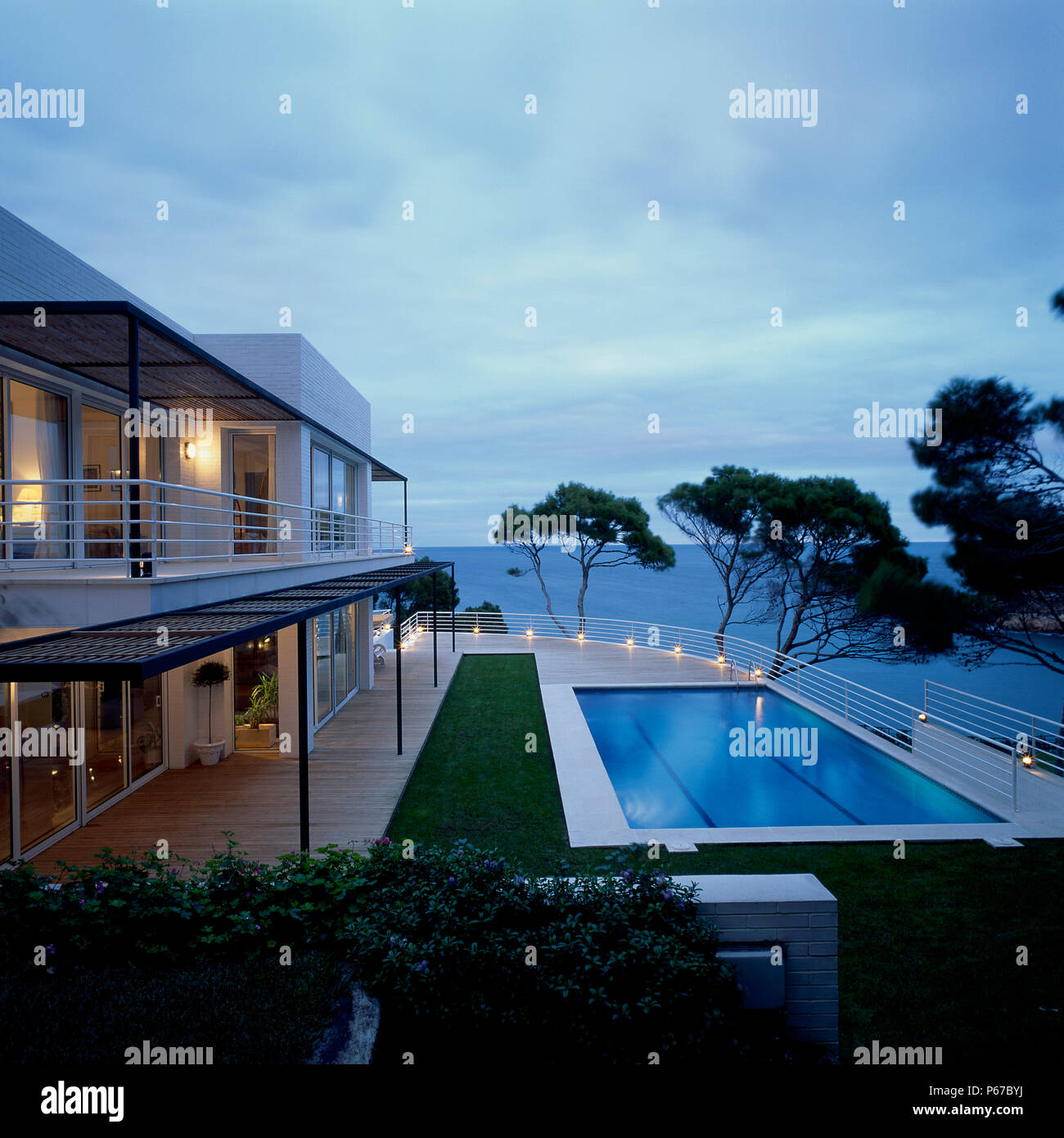Swimming pool attached to house hi-res stock photography and images - Alamy