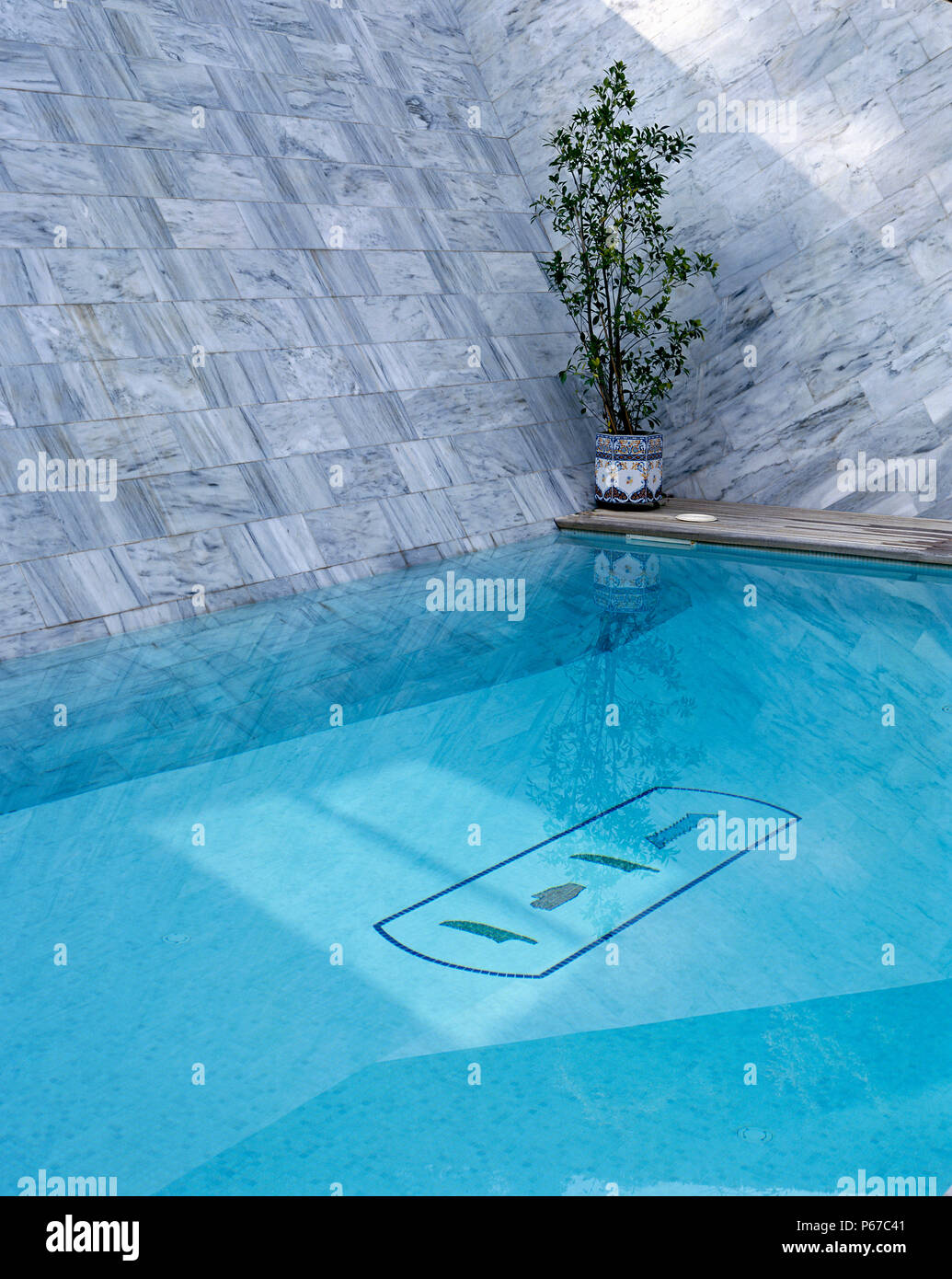 View of a swimming pool with clear water Stock Photo - Alamy
