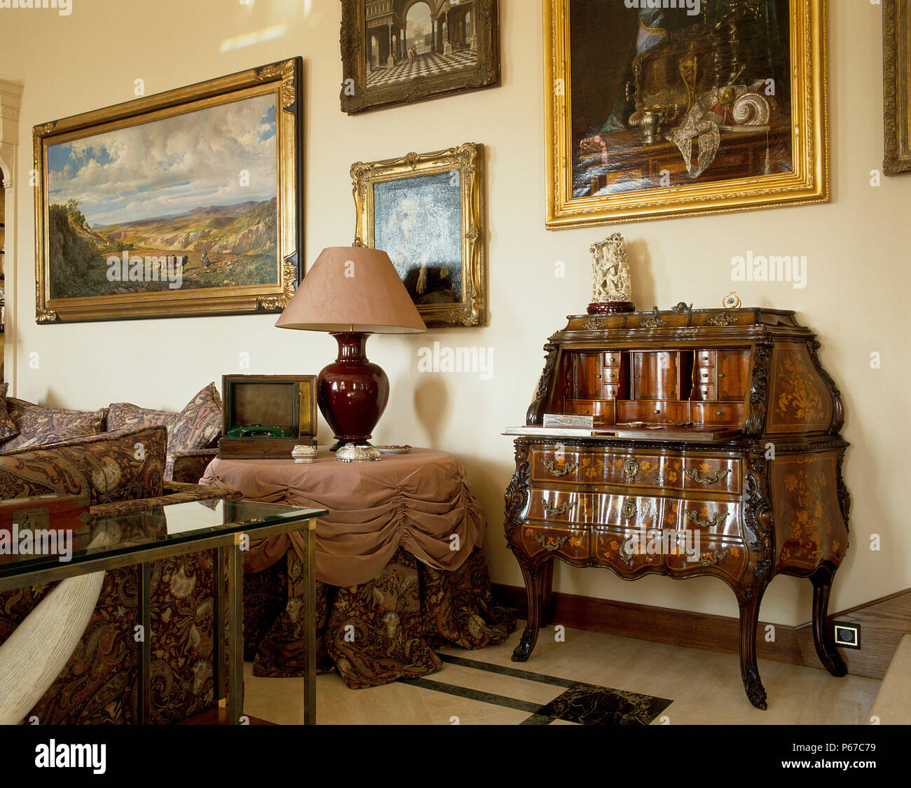 View of a well adorned living room Stock Photo - Alamy