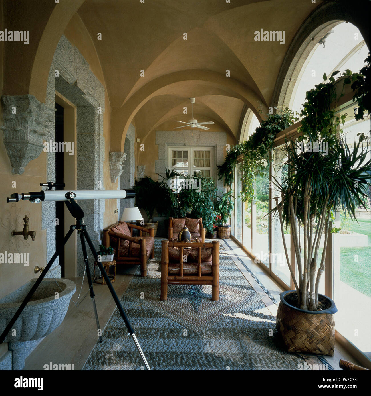 Lanai style architecture hi-res stock photography and images - Alamy