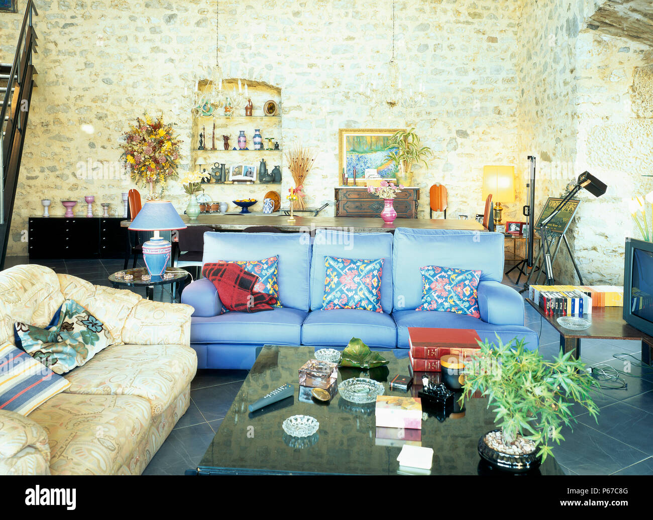 Well decorated room hi-res stock photography and images - Alamy