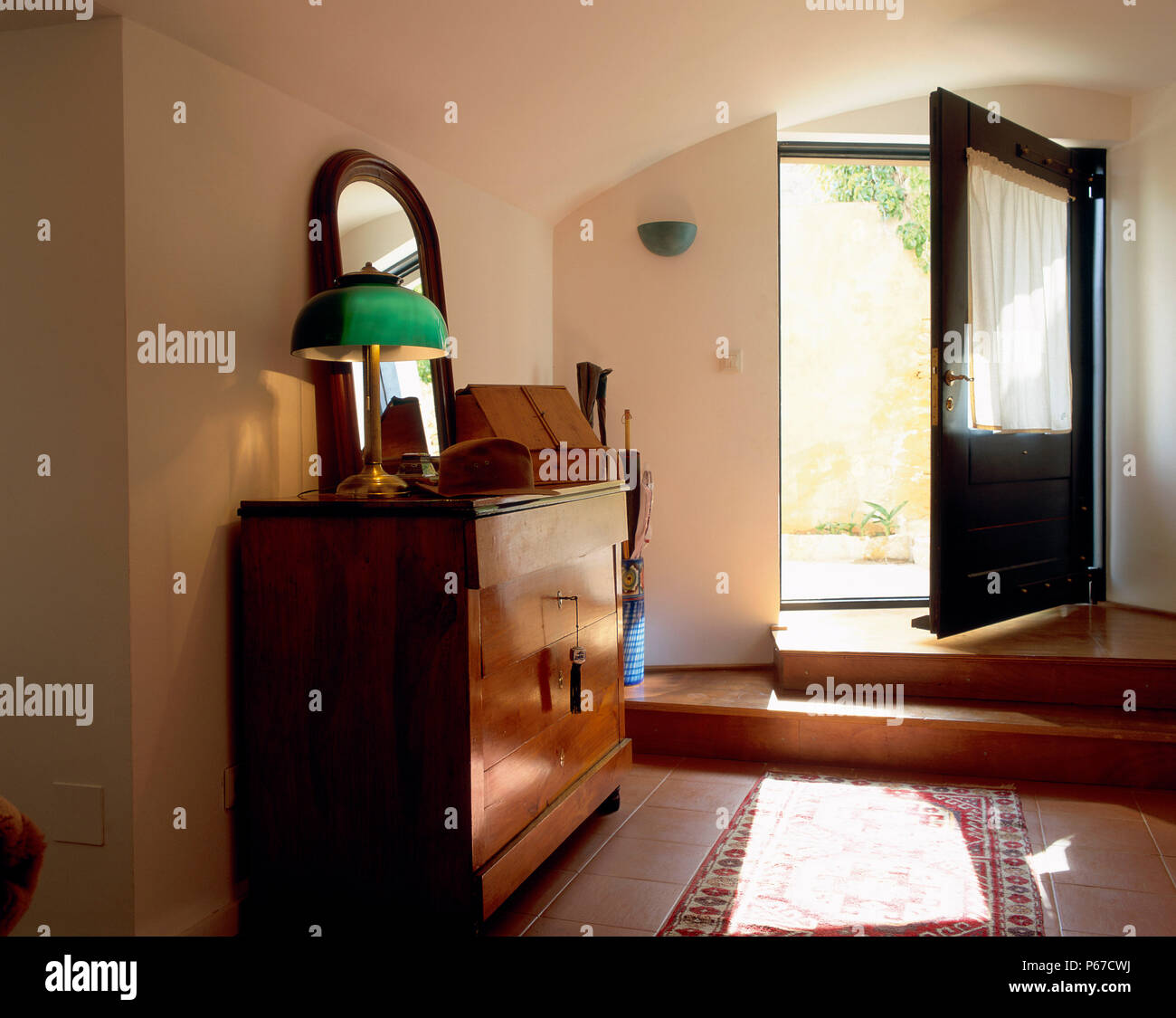 Open entrance hi-res stock photography and images - Alamy