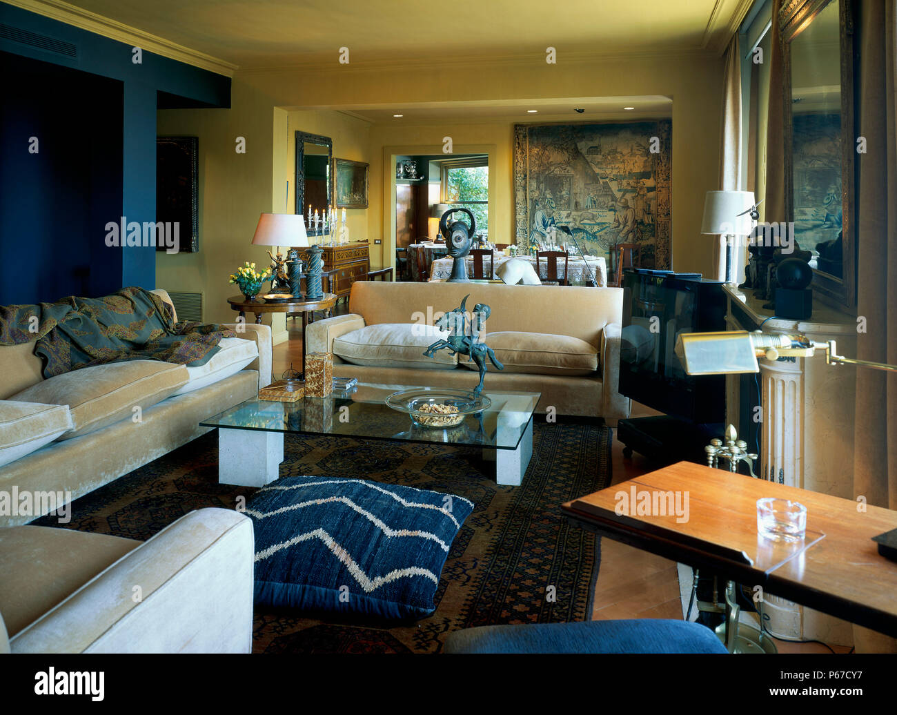 Disarranged hi-res stock photography and images - Alamy