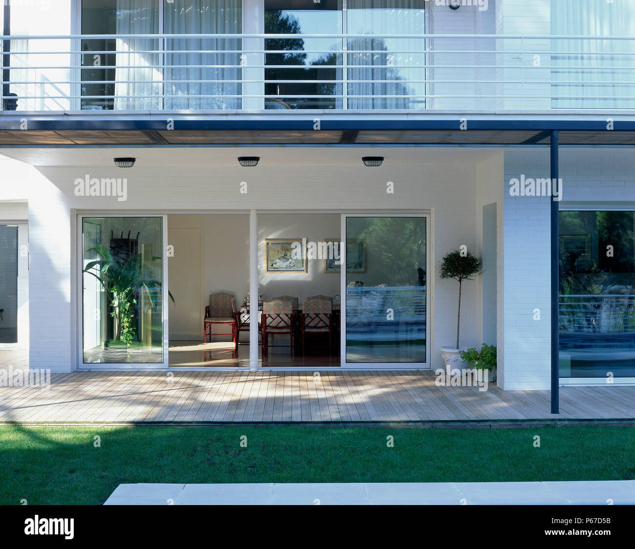 Open entrance hi-res stock photography and images - Alamy