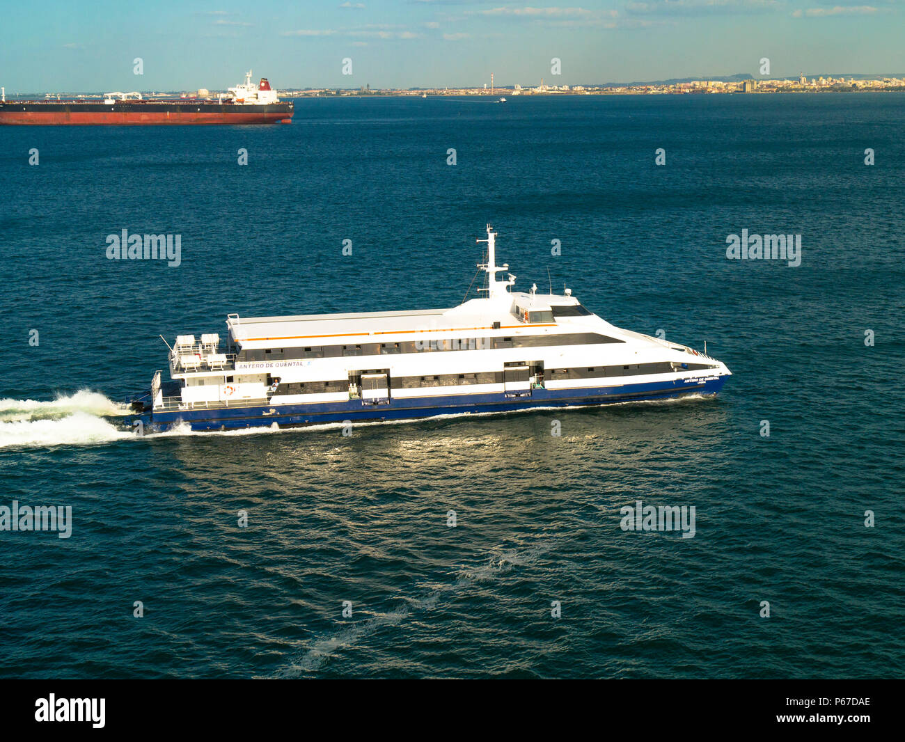 Lisbon ferries hi-res stock photography and images - Alamy