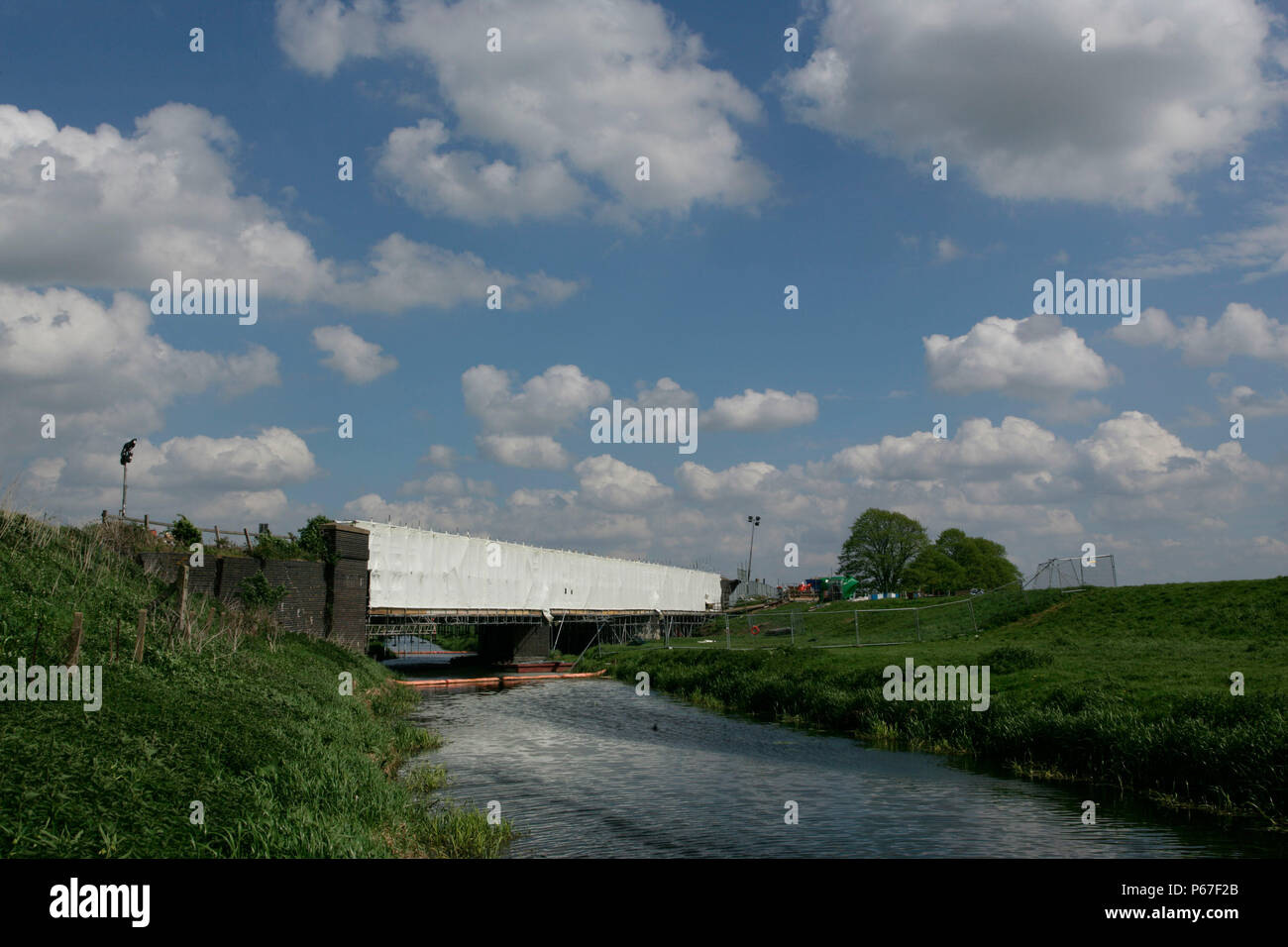 Relaying hi-res stock photography and images - Alamy Relaying hi-res stock photography and images - Alamy