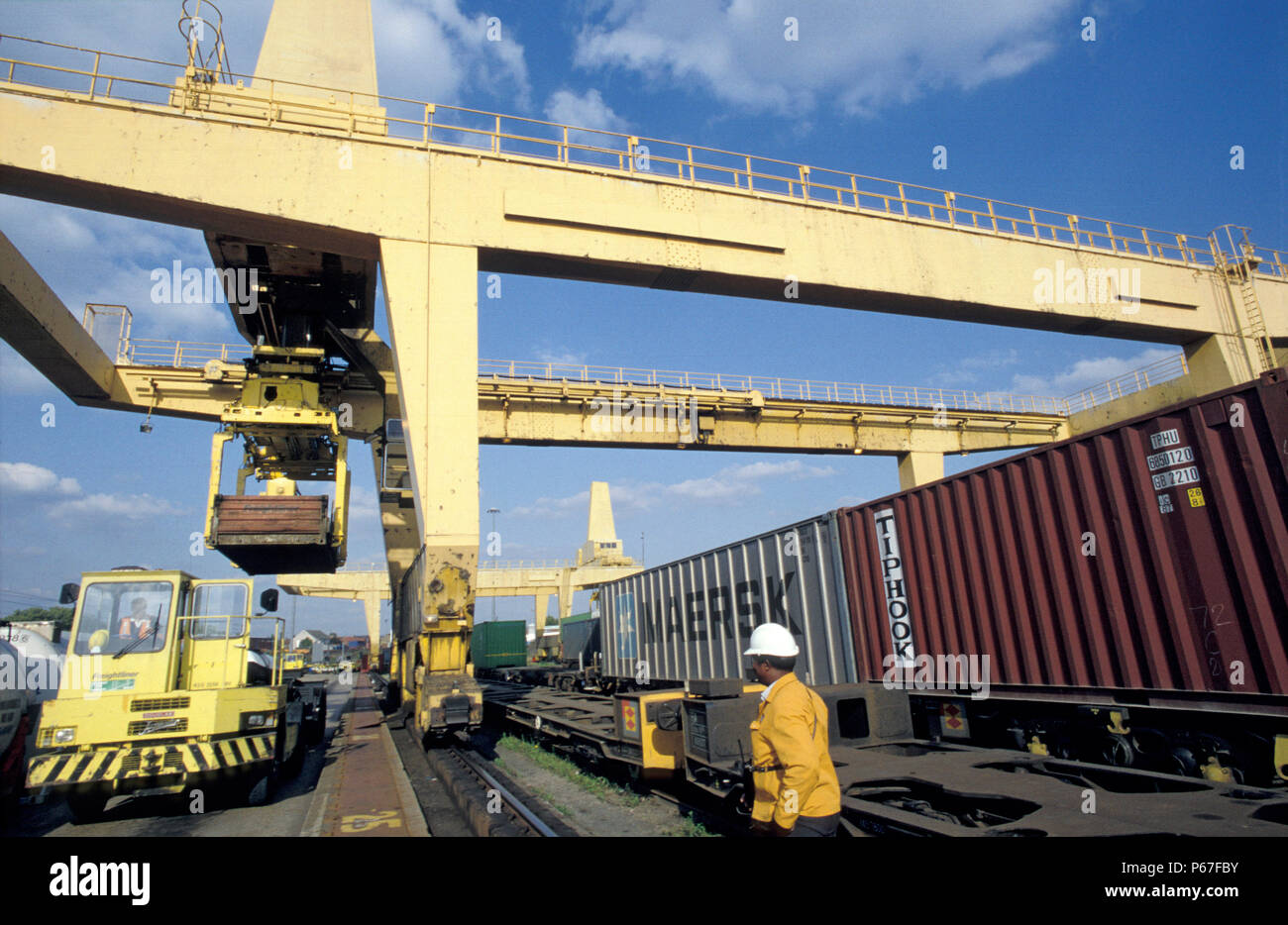 Freight terminal hi-res stock photography and images - Alamy