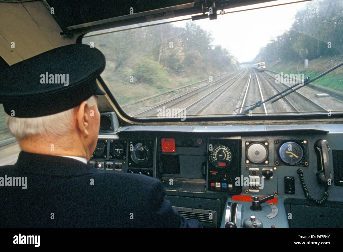 Driver's eye view from the cab of an HST on the Great Western Main Line ...
