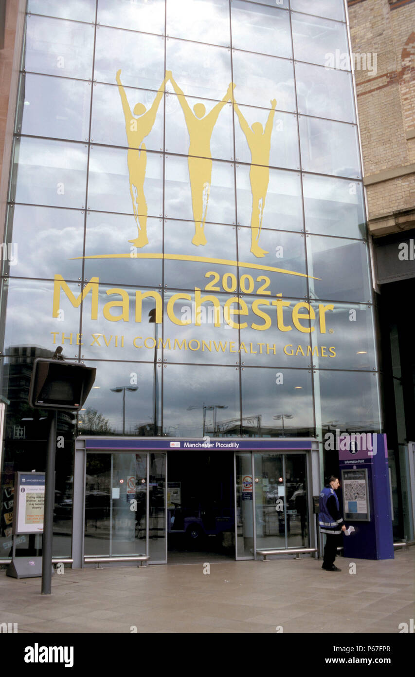 Entrance to Manchester Piccadilly station. 2002 Stock Photo - Alamy