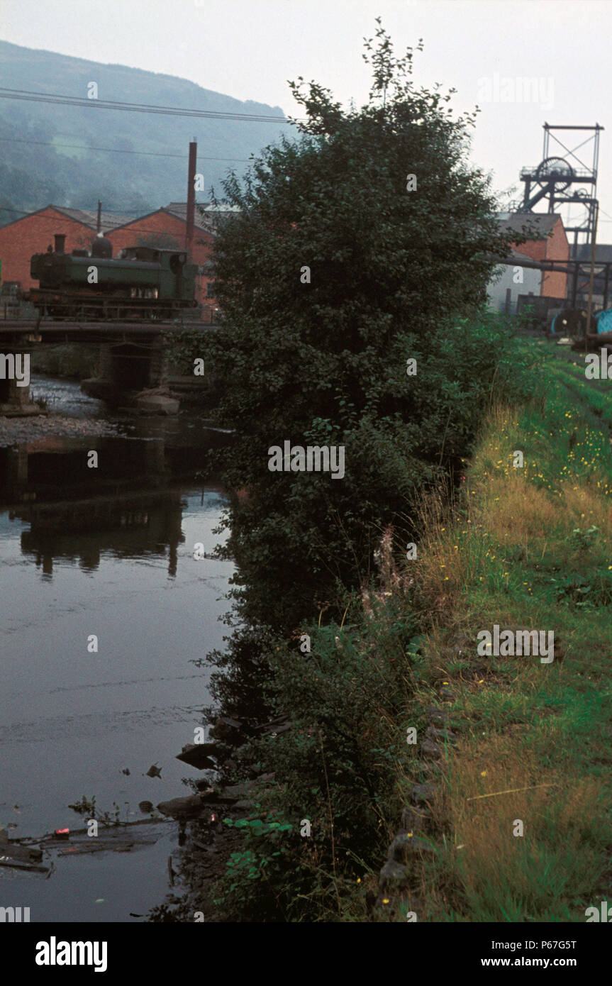 Great Western Railway 5700 Class Pannier Tank No.7154 in industrial ...