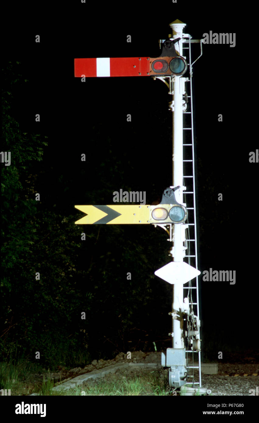 Railway signals night hi-res stock photography and images - Alamy