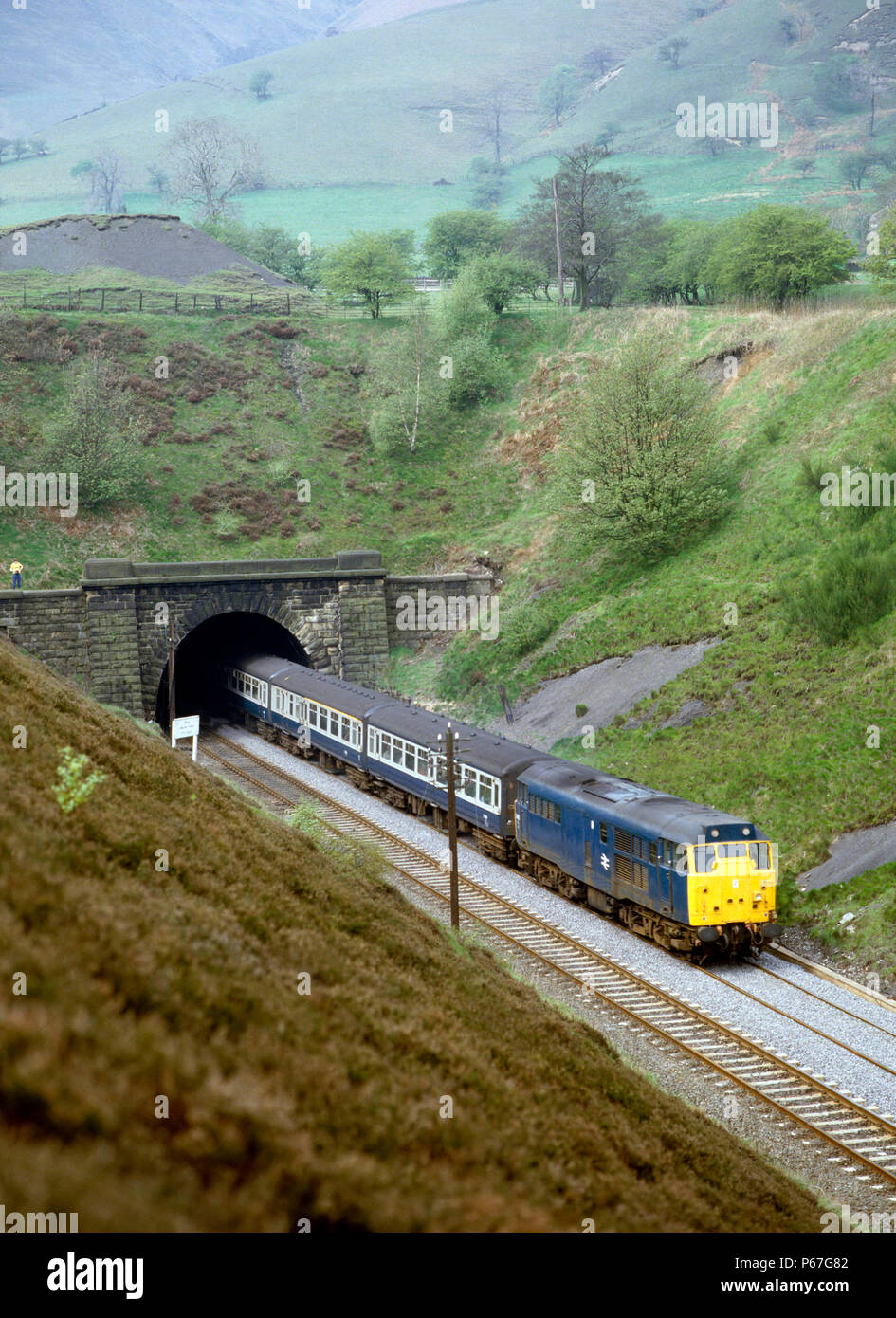Sheffield to manchester railway hi-res stock photography and images - Alamy