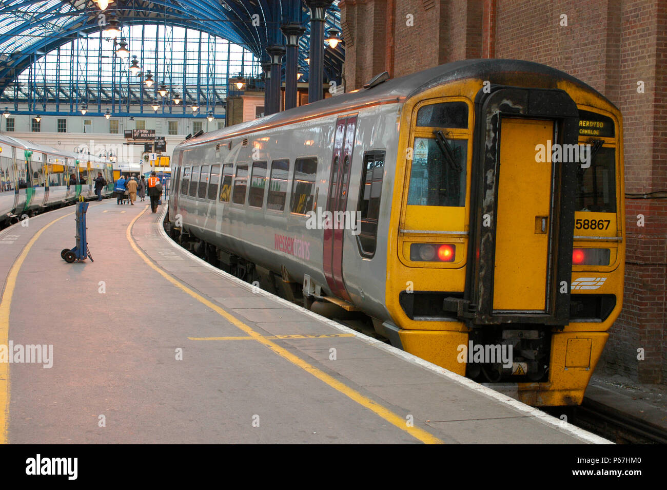 Longer trains hi-res stock photography and images - Alamy