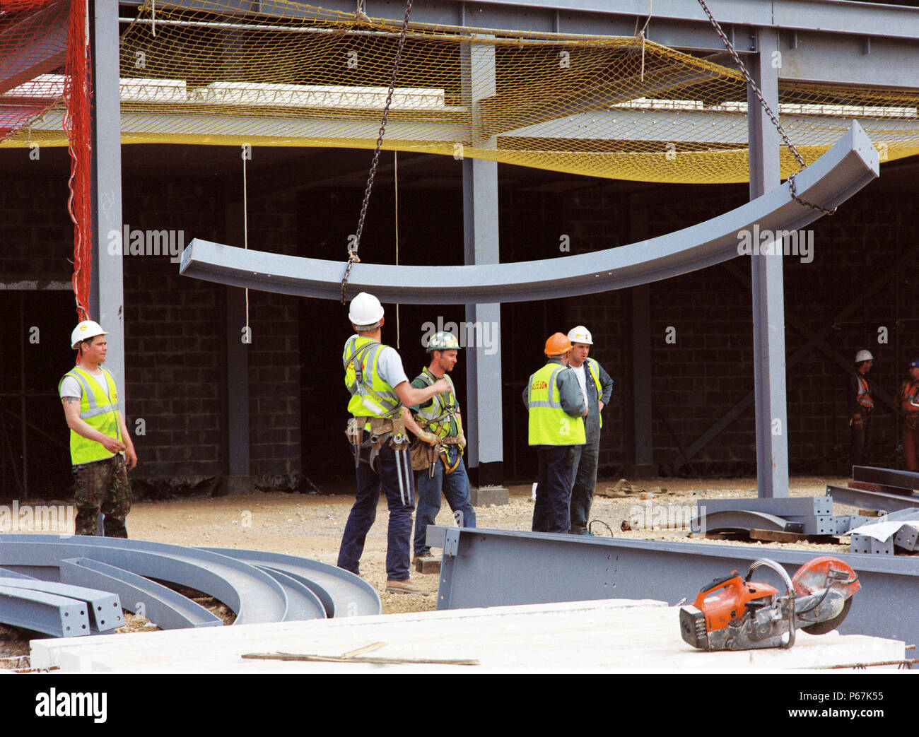 Curved steel beam hi-res stock photography and images - Alamy