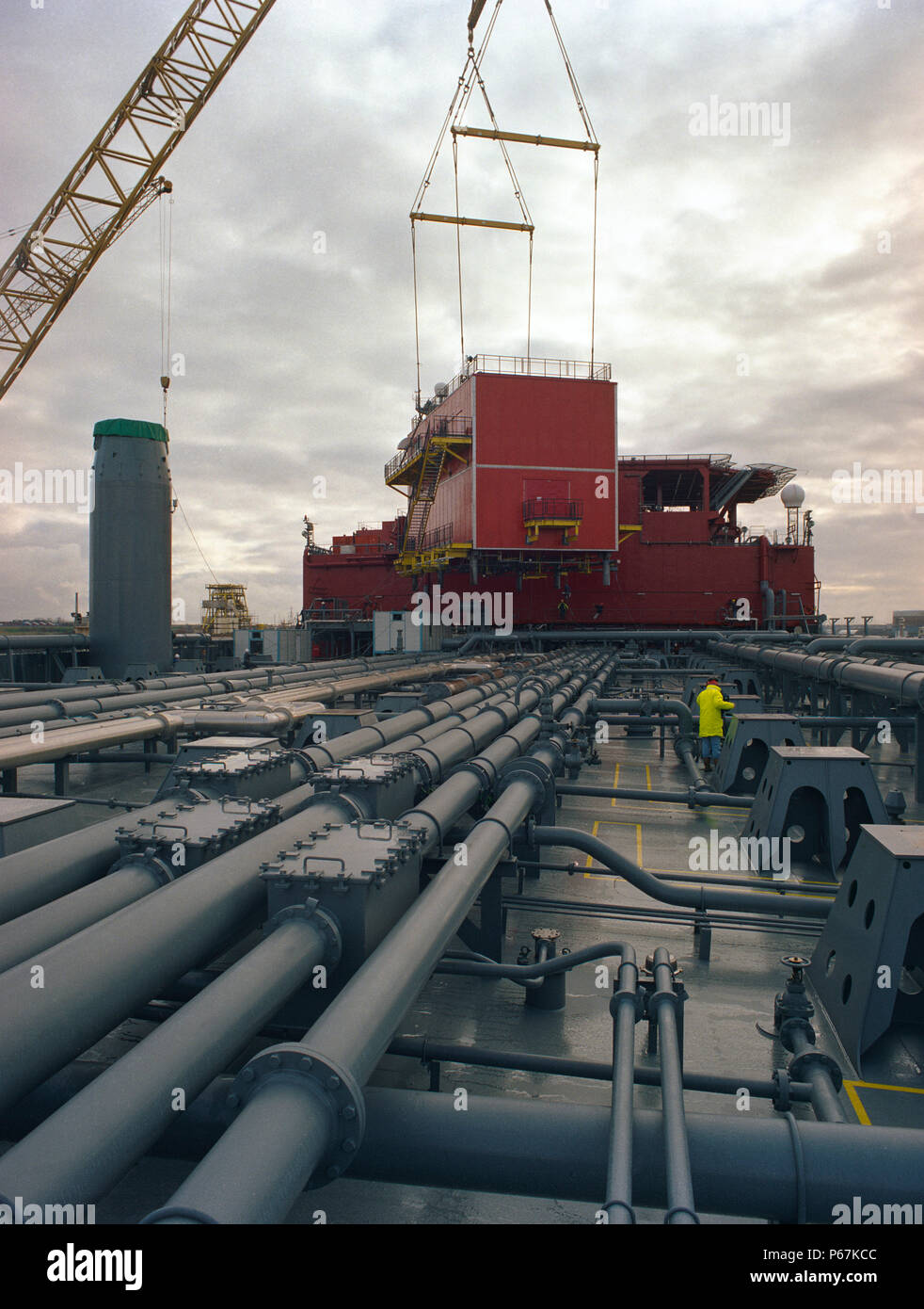 Oil rig being constructed, UK Stock Photo - Alamy