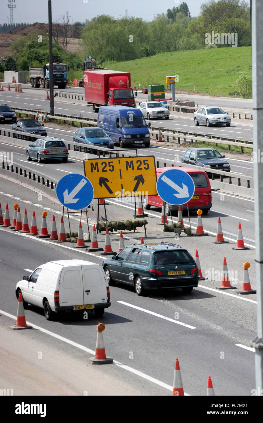 Heavy traffic on the M25 Motorway, London Stock Photo - Alamy