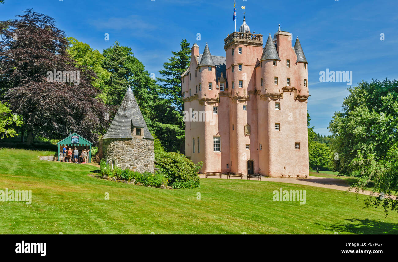 CRAIGIEVAR CASTLE ABERDEENSHIRE SCOTLAND MAIN ENTRANCE PEOPLE AT THE ...