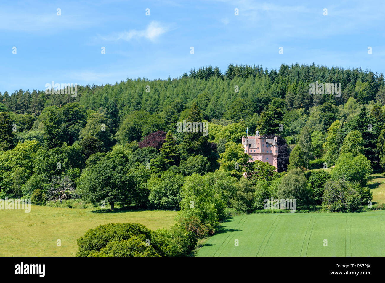 CRAIGIEVAR CASTLE ABERDEENSHIRE SCOTLAND PINK TOWER SURROUNDED BY ...