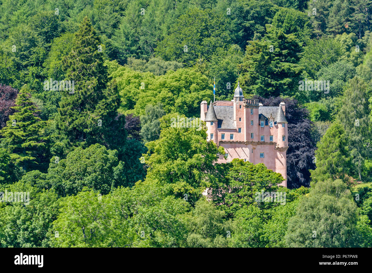 CRAIGIEVAR CASTLE ABERDEENSHIRE SCOTLAND PINK TOWER SURROUNDED BY A ...