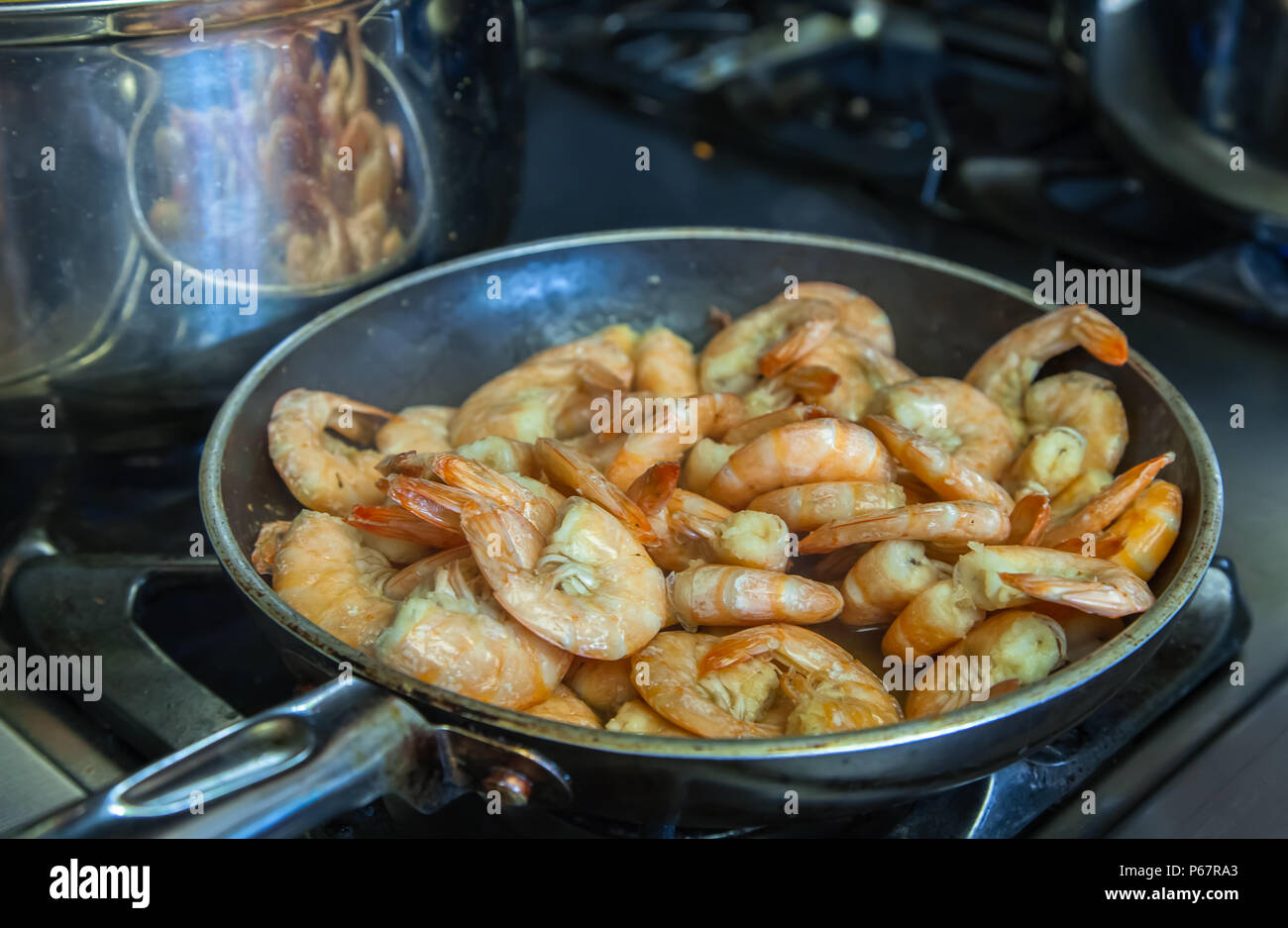 Pink shrimp pan cooked hi-res stock photography and images - Alamy