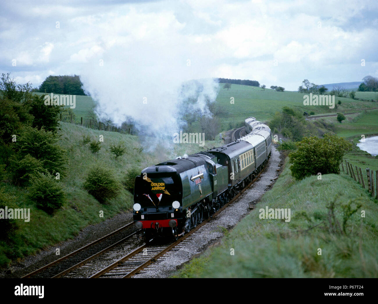 Pennine Pullman. No.34092 City Of Wells approaches Bell Busk with a ...