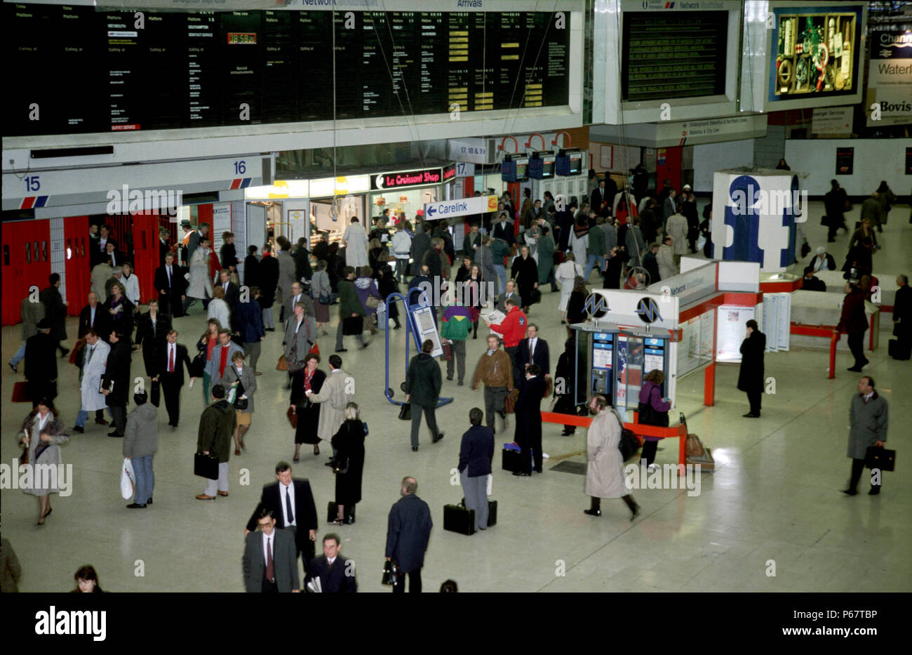 Concourse rush hour station hi-res stock photography and images - Alamy