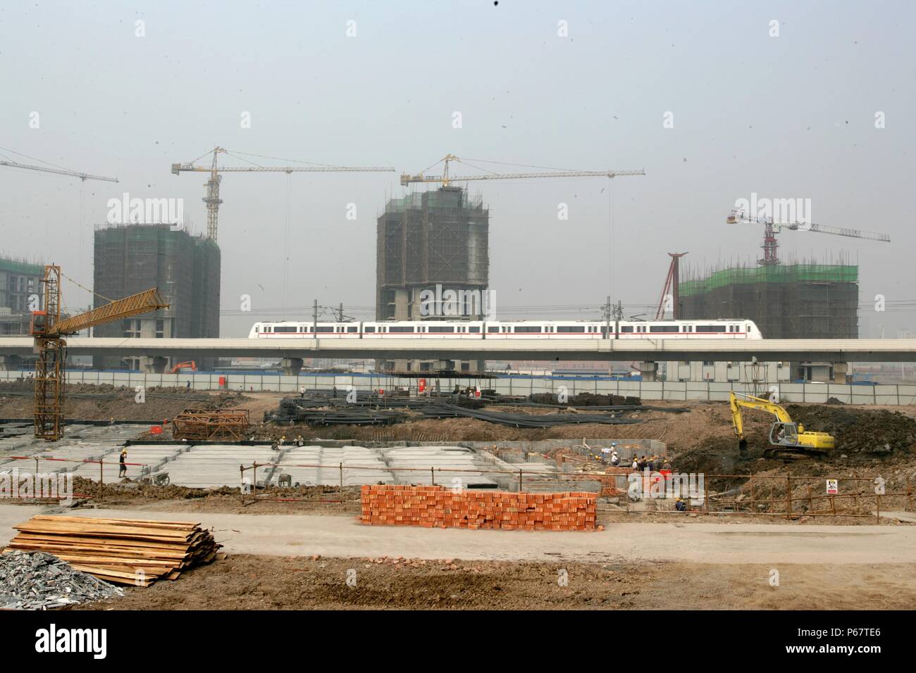 Scenes on the Tianjin Light Rapid Transport system Ð 'JinBin Light ...