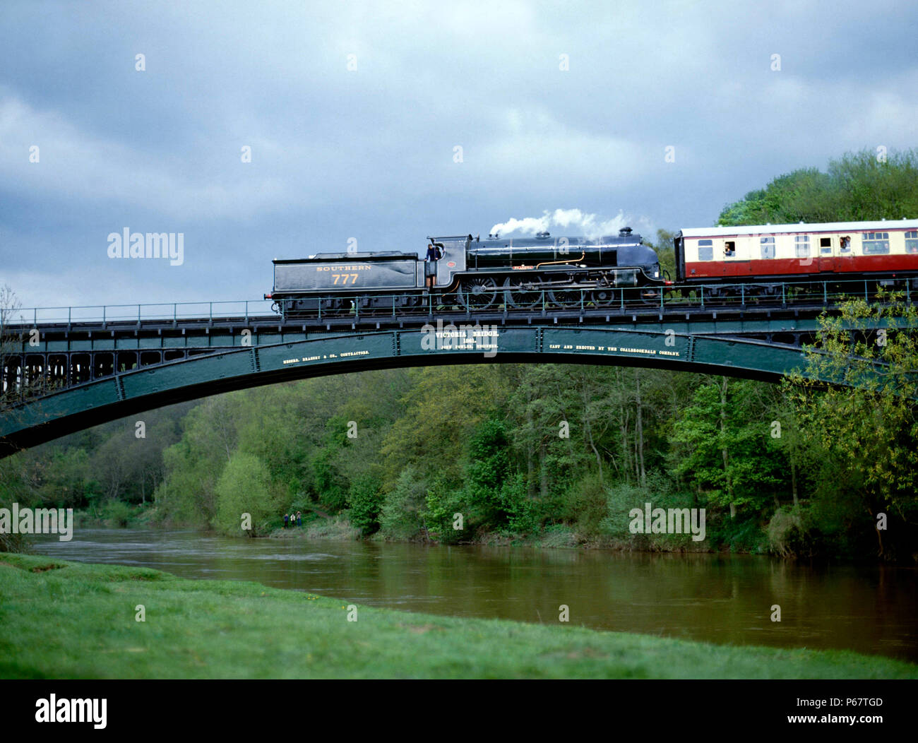 Severn Valley Railway No.777 Sir Lamiel crosses Victoria Bridge with ...